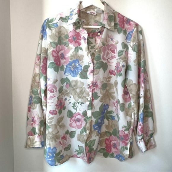 Alia | Tops | Alia Floral Button Up | Poshmark
